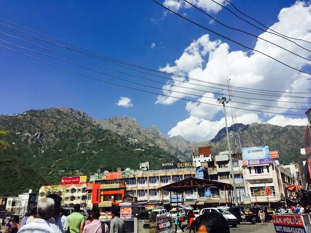 Delhi to Jammu Cabs & Taxi Service | Joshi Cabs